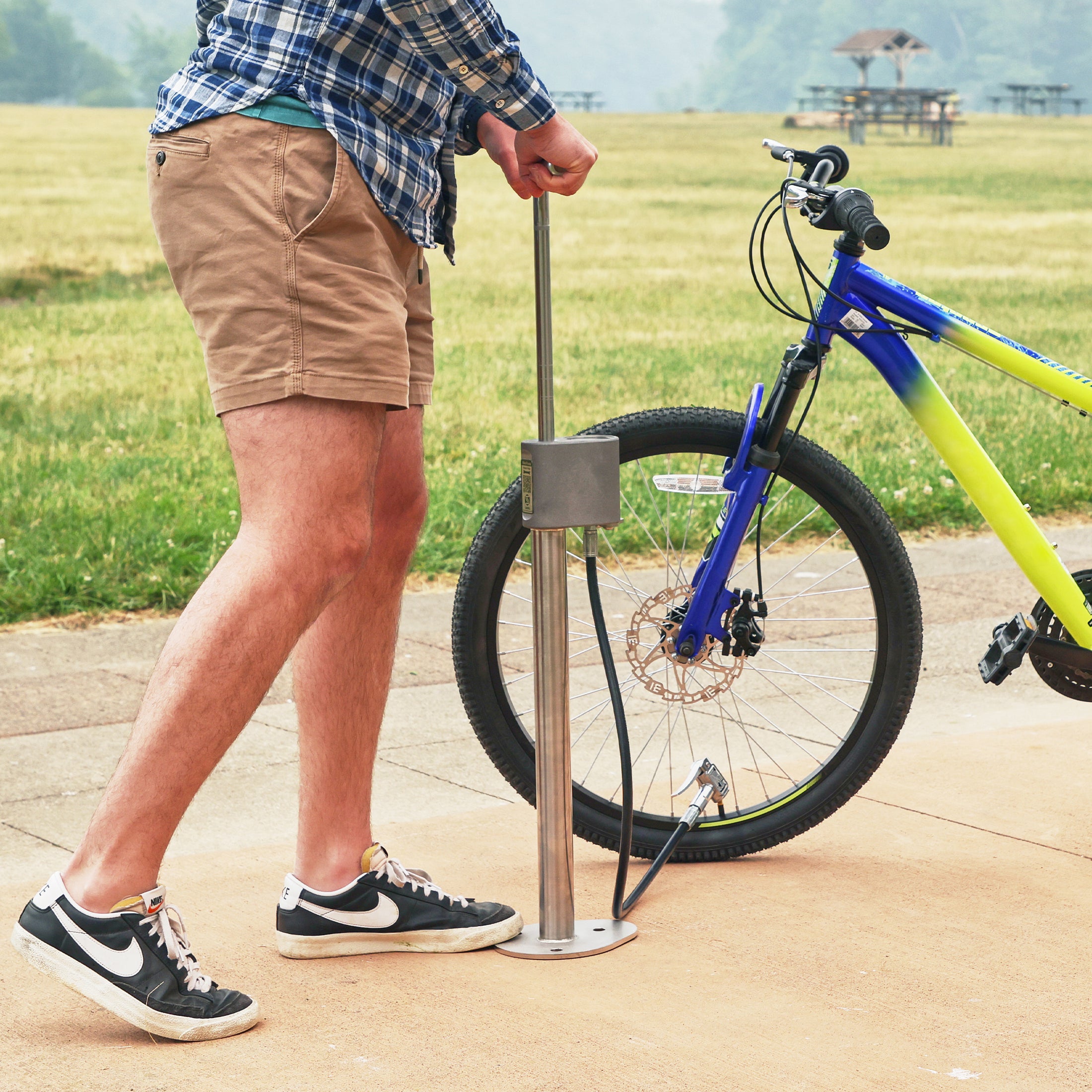 Saris Infrastructure Reliable Public Bike Pump